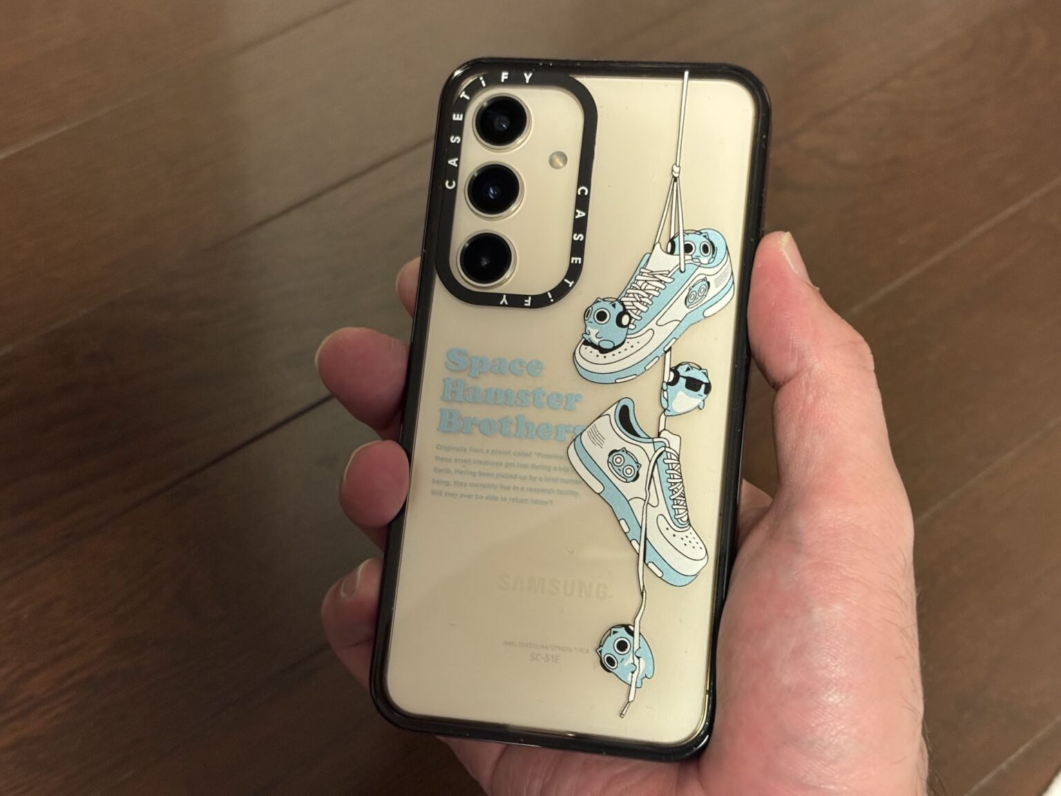 手がカサカサの人、スマホのケースはCASETiFYインパクトケースがおすすめ - IKOAN LIFE